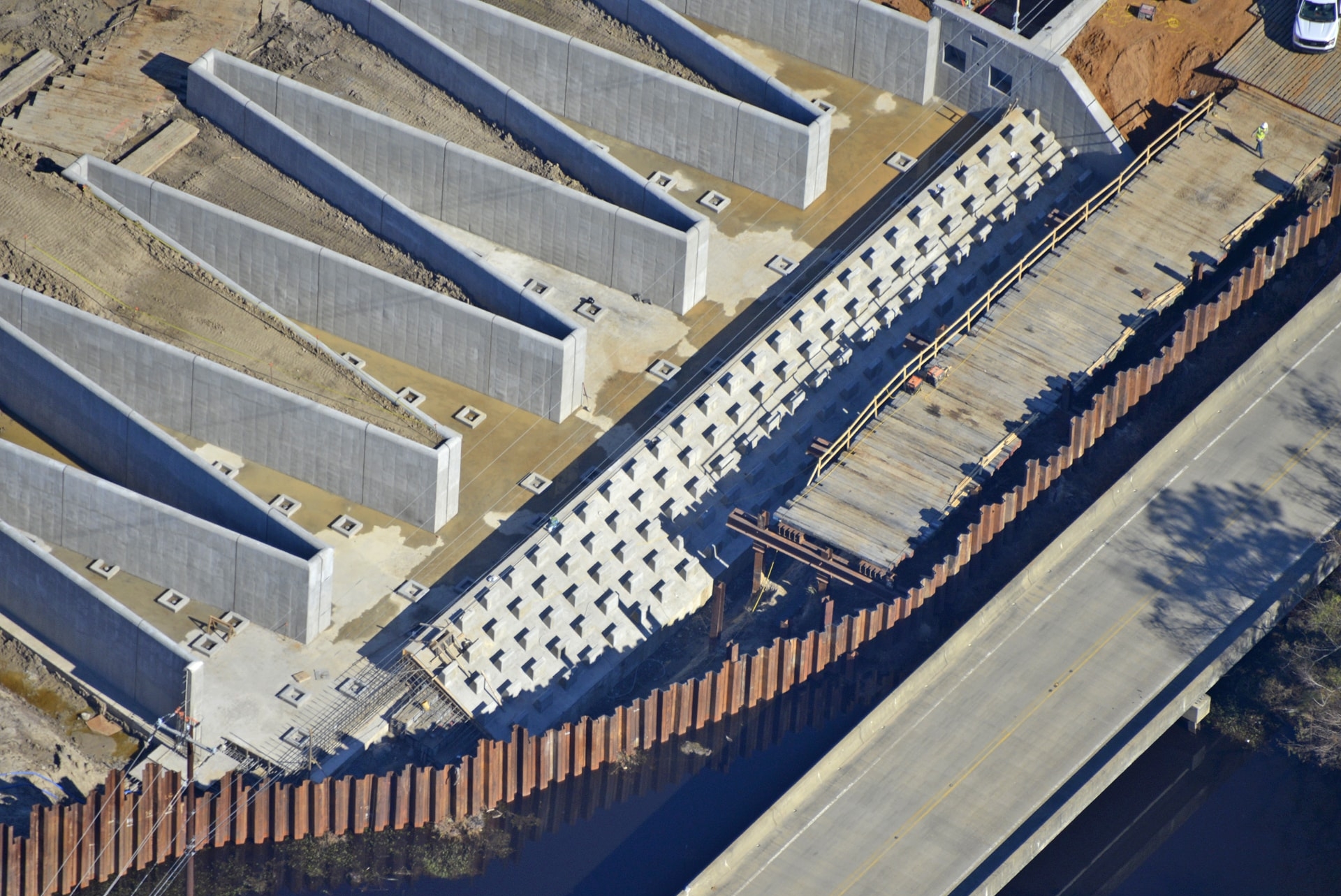 Labyrinth Spillway Dam - Sequoia Services