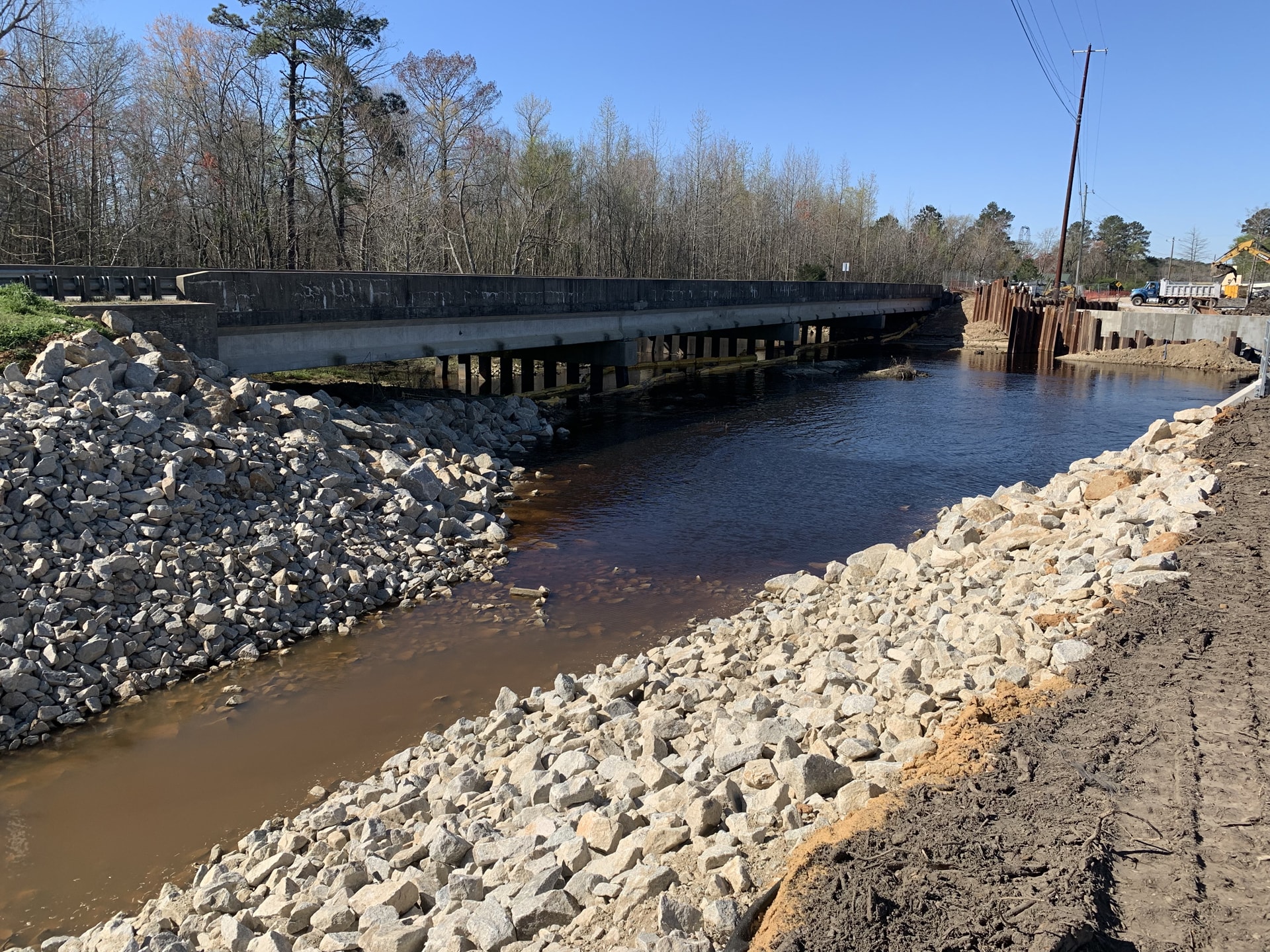 Labyrinth Spillway Dam - Sequoia Services