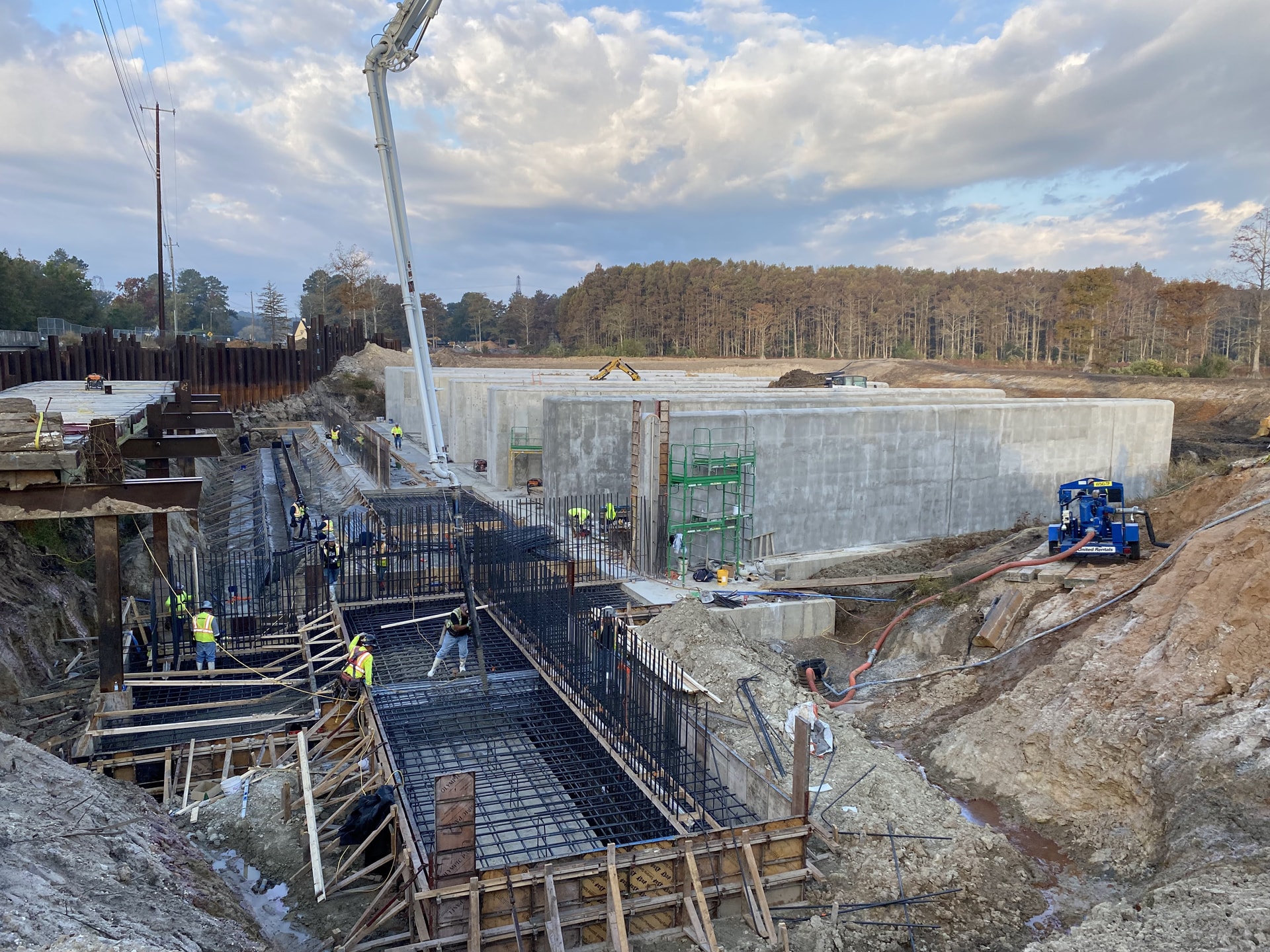 Labyrinth Spillway Dam - Sequoia Services
