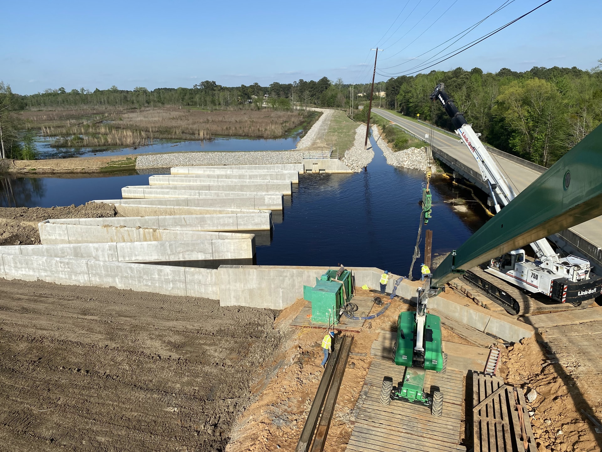 Labyrinth Spillway Dam - Sequoia Services