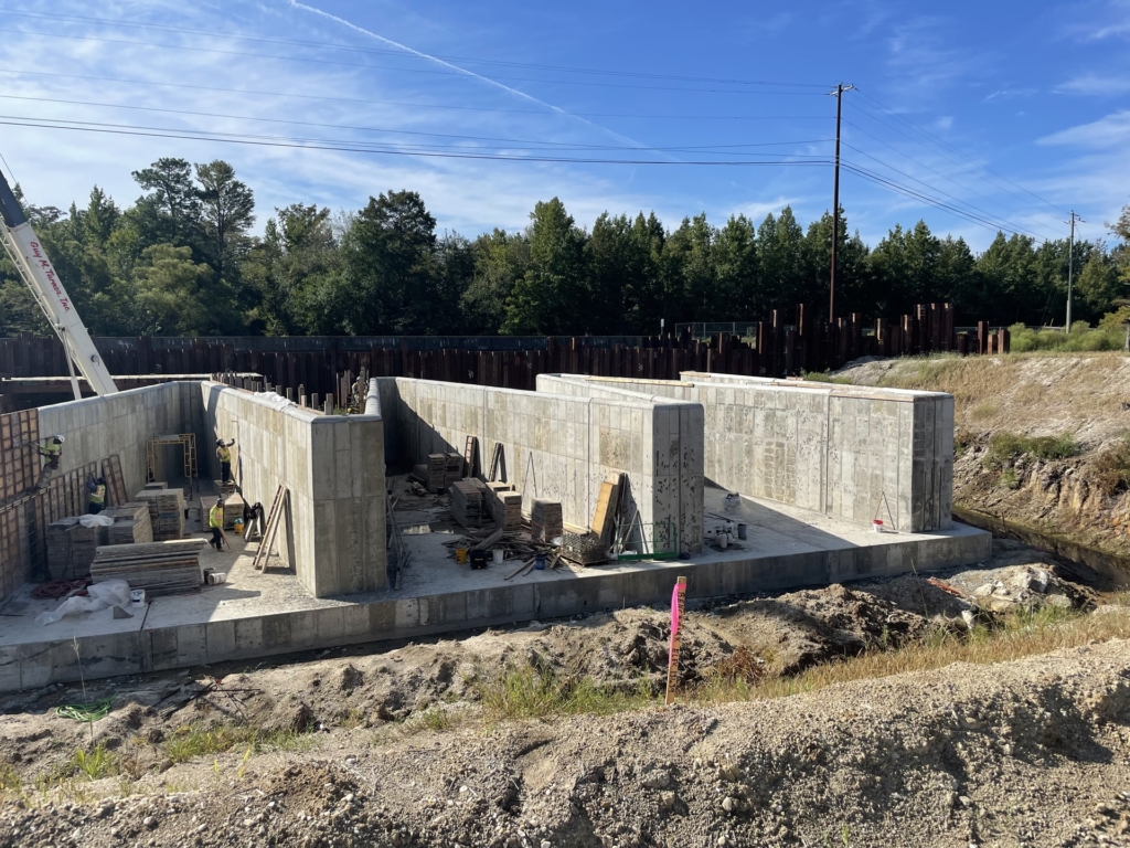 Labyrinth Spillway Dam - Sequoia Services